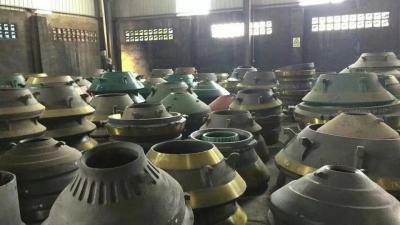 Cina Piatti di usura del frantoio a mascella dei pezzi di ricambio PE600*900 del frantoio per pietre dell'acciaio legato in vendita
