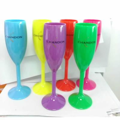 Cina Reusable Plastic Champagne Glass Acrylic Champagne Flutes for Hotel in vendita