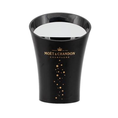 Cina L'edizione limitata ha marcato a caldo gli accessori del vino secchio di plastica della bottiglia di Moet Chandon Cooler Party Champagne in vendita