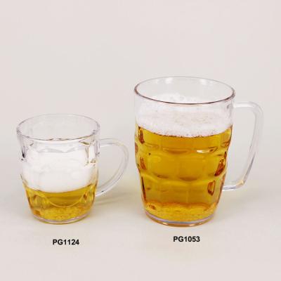 China Unique 21oz Plastic Beer Mugs With Handles Reusable Recyclable for sale