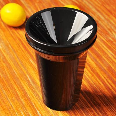 Cina Secchio di plastica portatile della sputacchiera del vino per l'assaggio di vino Mini Spittoon Reusable in vendita