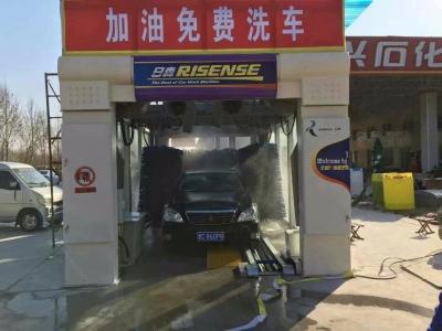 Cina Pre-lavaggio con acqua ad alta pressione Macchina per lavaggio auto su misura in vendita
