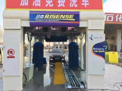 Cina Pre-lavaggio con acqua ad alta pressione Macchina per lavaggio auto su misura in vendita