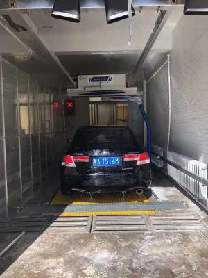 Cina Lavatrice di auto senza contatto a braccio singolo con spruzzatore ad alta pressione in vendita
