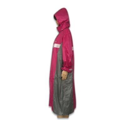 Cina Gli adulti di TPU piovono i cappotti, donne impermeabili lunghe del cappotto con il cordone in vendita