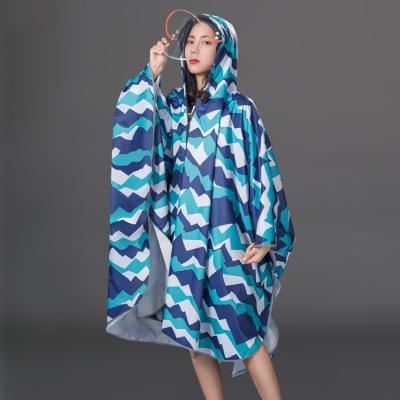 Cina impermeabile impermeabile respirabile con il materiale del cappuccio TPU antivento in vendita