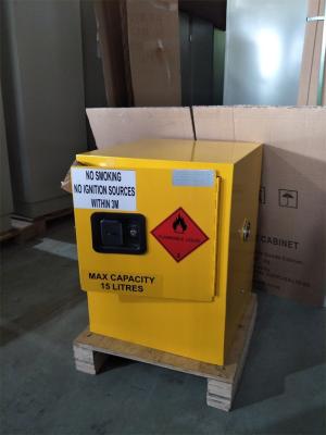 China 4 Gallon / 15 L Chemical Safety Storage Cabinets Manual Closing For Laboratory for sale