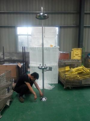 China Portable Emergency Eyewash Shower Station Peruafety Equipments , Lab Safety Eyewash Station for sale