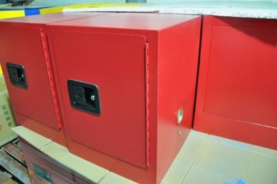 China Red Flammable Safety Cabinets 4 Gallon For Chemical Paint And Inks Storage for sale