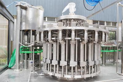 China tampão de parafuso triplicar-se do PLC 7.5kw de 18000Bph Juice Bottle Filling Machine à venda