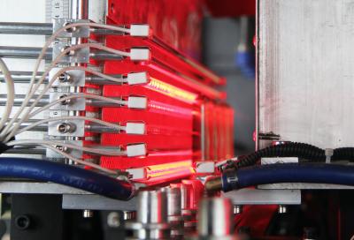 Cina macchina di salto 6000bph completamente automatico della bottiglia di plastica dell'ANIMALE DOMESTICO di 380V 50HZ in vendita