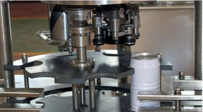 Cina AISI 304 2000 macchine inscatolatrici di CPH Juice Filling And Sealing Machine 16 Oz in vendita