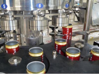 Cina 2 in 1 macchina di riempimento 600ml e di sigillatura automatica per industria delle bevande in vendita