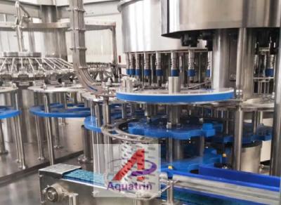 Cina DGCF ha carbonatato la macchina di rifornimento del selz 48000BPH 3 in 1 iso in vendita