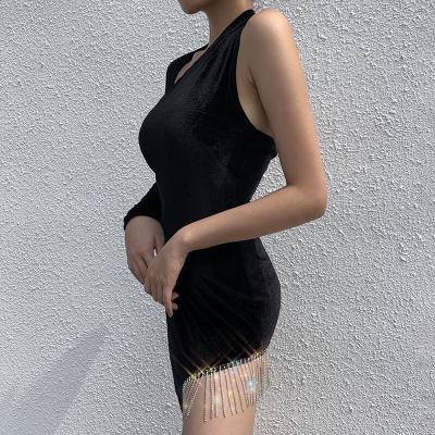 Cina Una spalla aderente con ampia scollatura sulla schiena Mini Dress in vendita