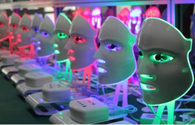 Cina Macchina portatile di ringiovanimento di PDT per la terapia della luce di cura di pelle del pigmento del fronte LED in vendita