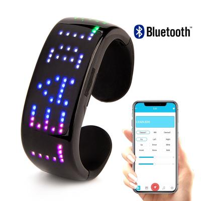 Cina Modello telecomandato del testo di Programe del App del braccialetto di Bluetooth LED in vendita