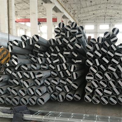Cina la immersione calda ha galvanizzato il palo d'acciaio tubolare elettrico ottagonale del palo di utilità del metallo del palo in vendita