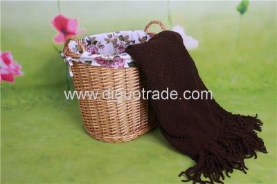 China Handmade wicker storage basket willow laundry basket with lining for sale