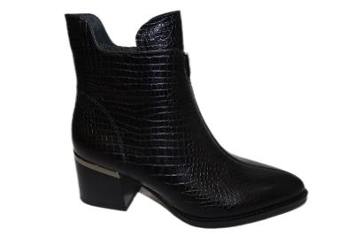 China Women's Black Crocodile Embossed Ankle Boots with Chunky Heel for sale