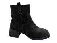 China Ladies Leather Boots for sale