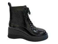 China Ladies Leather Boots for sale