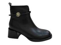China Ladies Leather Boots for sale