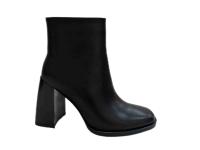 China Ladies Leather Boots for sale