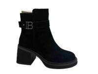 China Ladies Leather Boots for sale