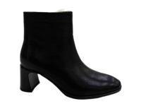 China Ladies Leather Boots for sale