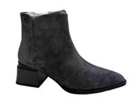 China Ladies Leather Boots for sale