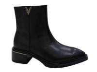 China Ladies Leather Boots for sale