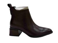 China Ladies Leather Boots for sale