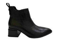 China Ladies Leather Boots for sale
