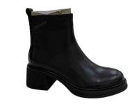 China Ladies Leather Boots for sale
