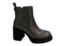 China Ladies Leather Boots for sale