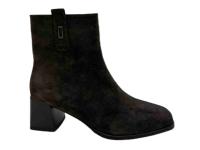 China Ladies Leather Boots for sale