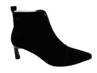 China Ladies Leather Boots for sale