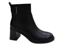China Ladies Leather Boots for sale