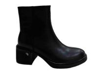 China Ladies Leather Boots for sale