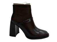 China Ladies Leather Boots for sale