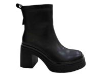 China Ladies Leather Boots for sale