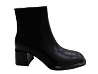 China Ladies Leather Boots for sale