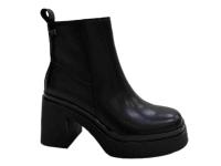 China Ladies Leather Boots for sale