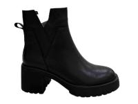 China Ladies Leather Boots for sale