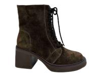 China Ladies Leather Boots for sale