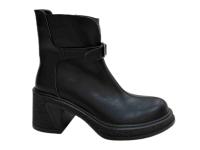 China Ladies Leather Boots for sale