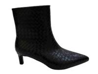 China Ladies Leather Boots for sale