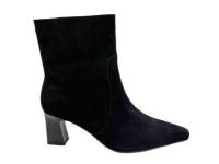 China Ladies Leather Boots for sale