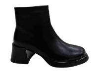 China Ladies Leather Boots for sale